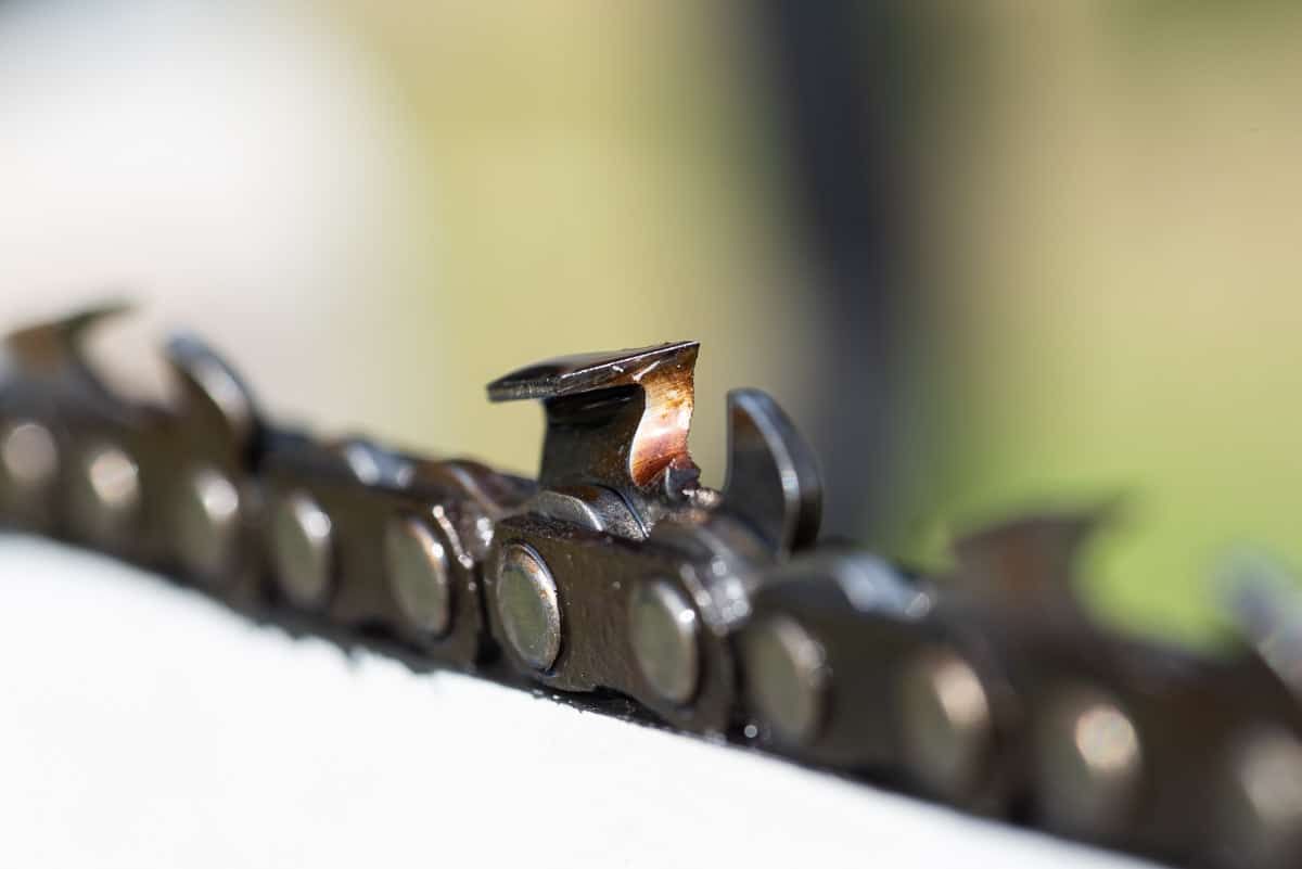 When to Sharpen a Chainsaw - Together Time Family